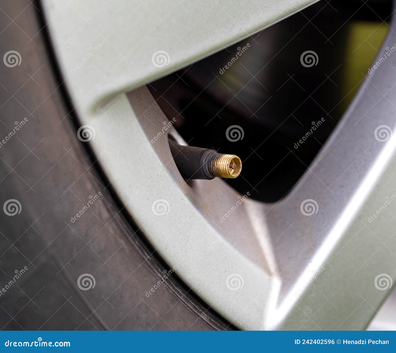 Car Wheel Spool, Close-up. Wheel Deflation Concept, Malfunction Stock ...