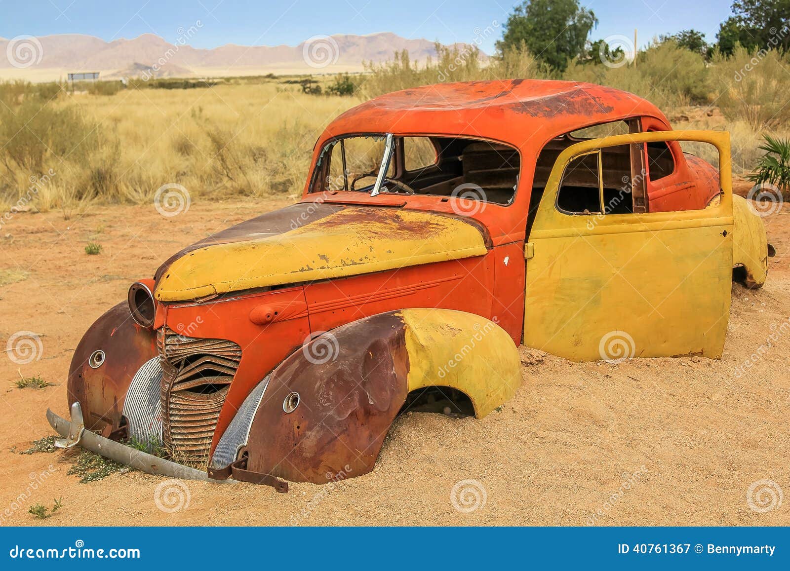 Desert Car wreck stock image. Image of wreck, retro, savanna - 40761367