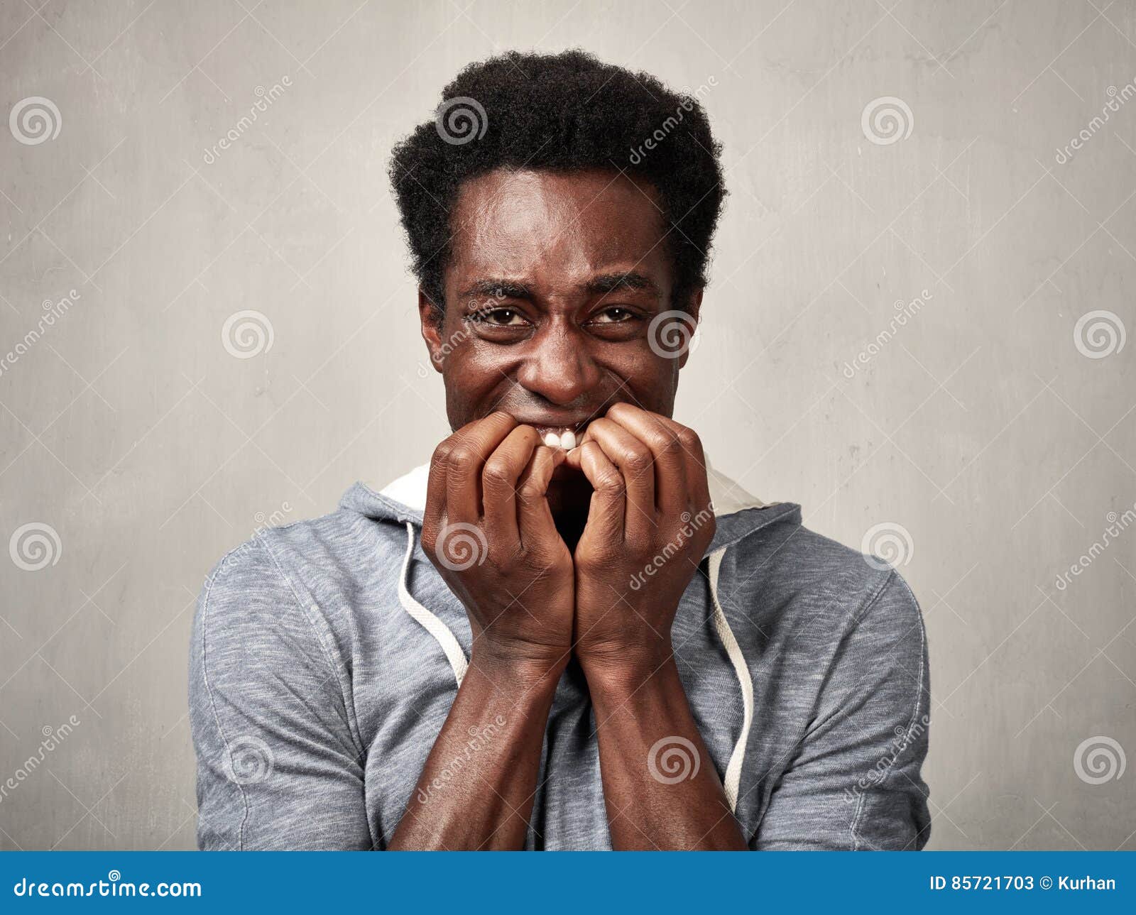 Cara Asustada Del Hombre Negro Imagen de archivo - Imagen de horror ...