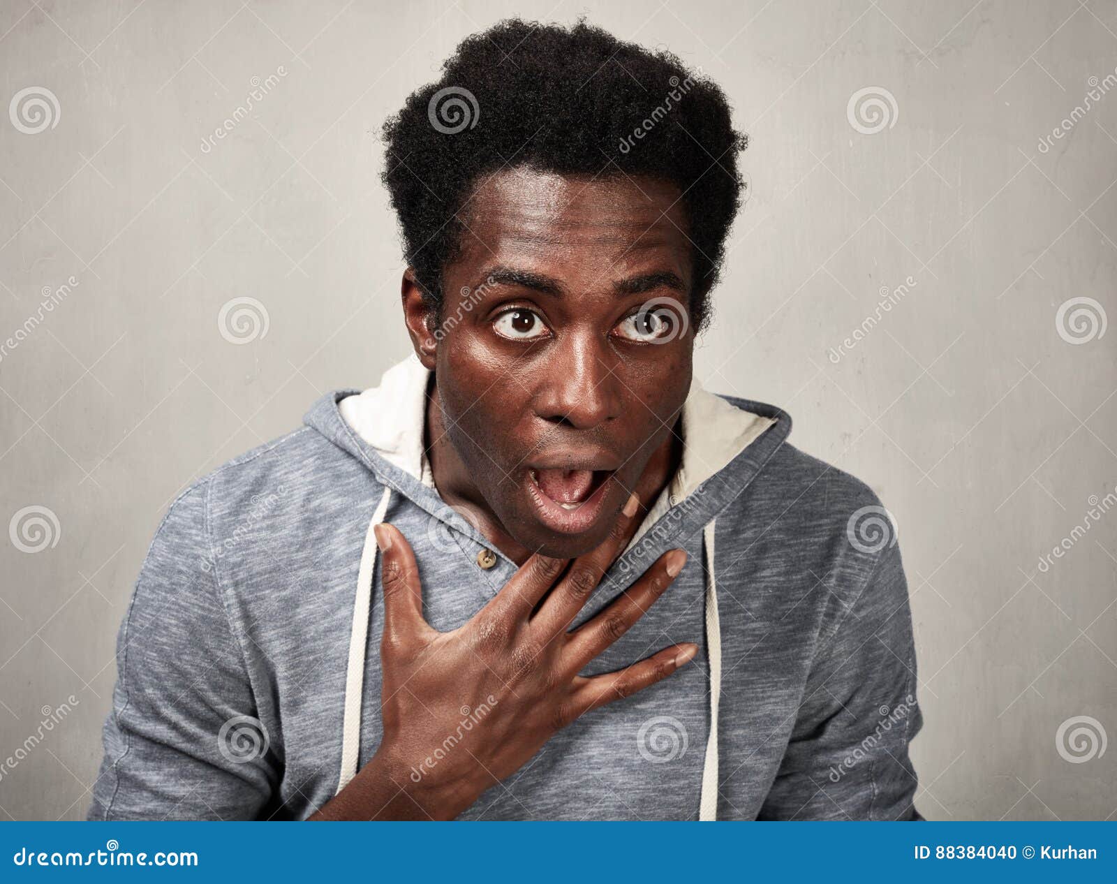 Cara Asustada Del Hombre Negro Foto de archivo - Imagen de manos ...