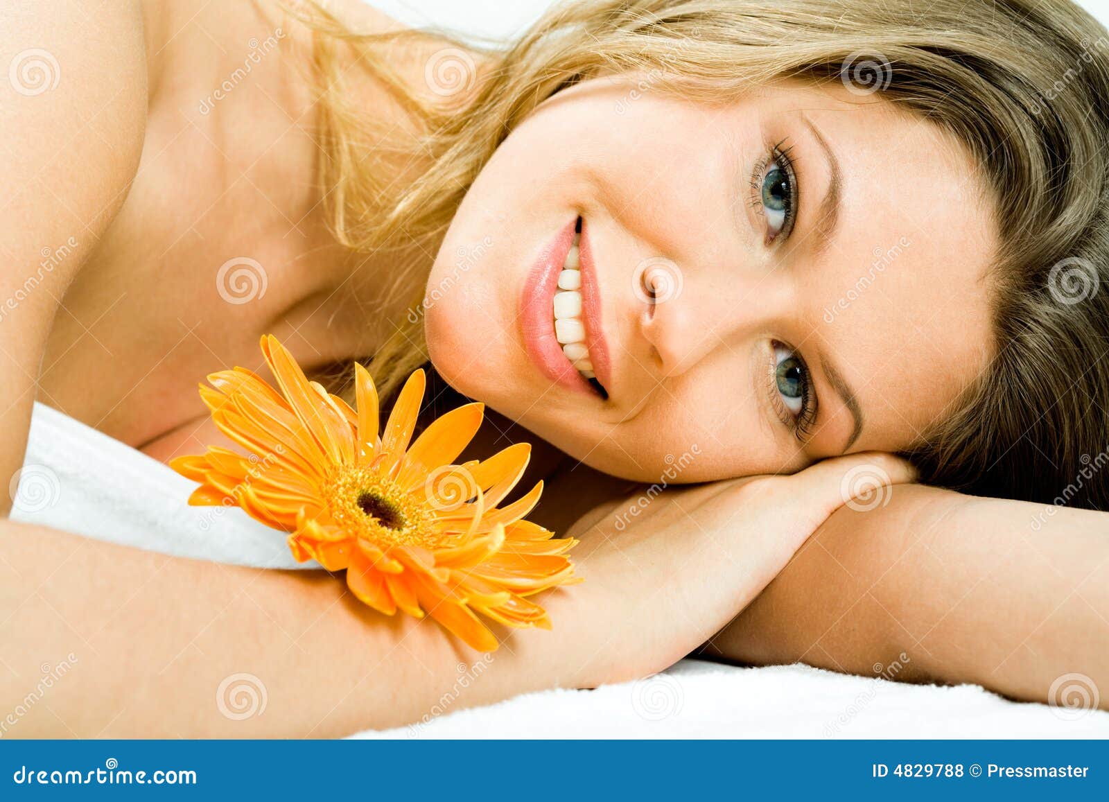 Cara de Female?s foto de archivo. Imagen de mentira, hermoso - 4829788