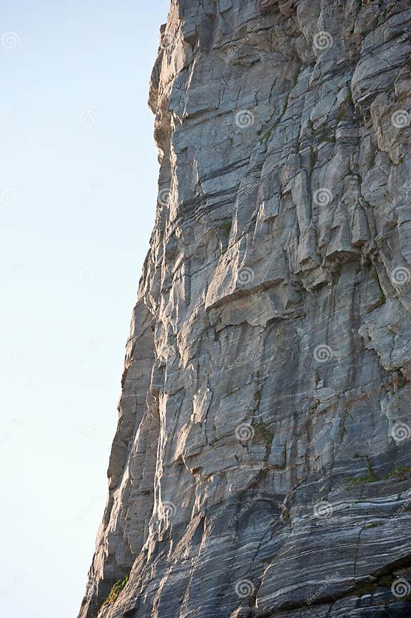Cara de la roca imagen de archivo. Imagen de yermo, travieso - 10803461