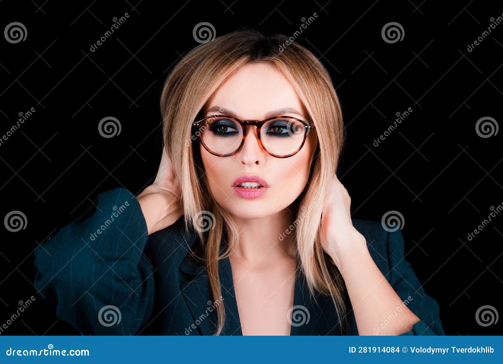Cara De Mujer Retrato De Modelo Sensual Joven Foto De Archivo Imagen De Atractivo Muchacha