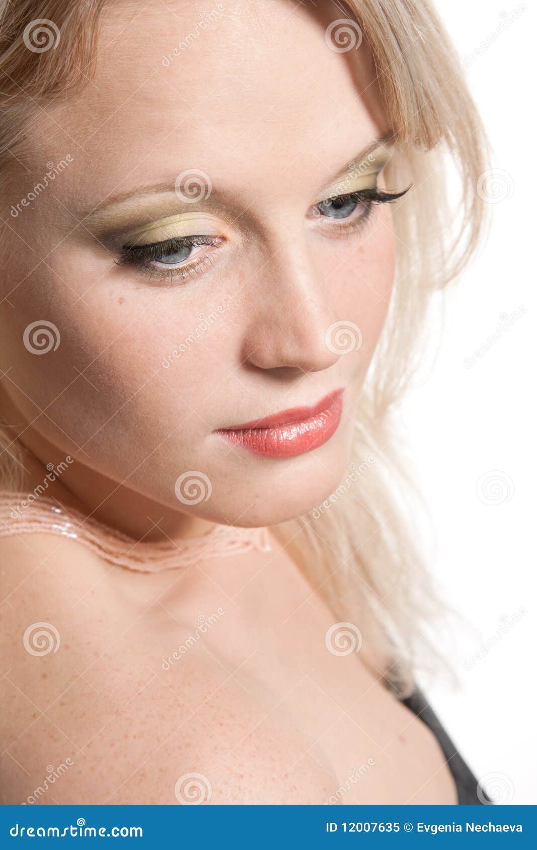 Cara De Una Muchacha Rubia Joven Hermosa Imagen De Archivo Imagen De Elegante Muchacha 12007635