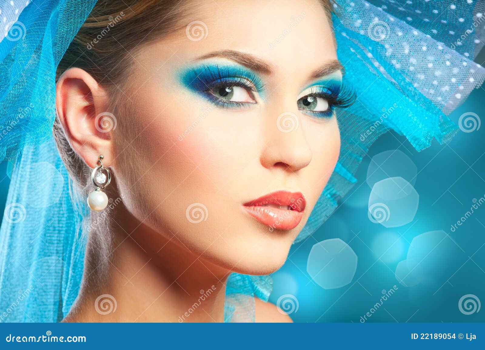 Cara Hermosa De La Mujer De La Manera Foto de archivo - Imagen de ...