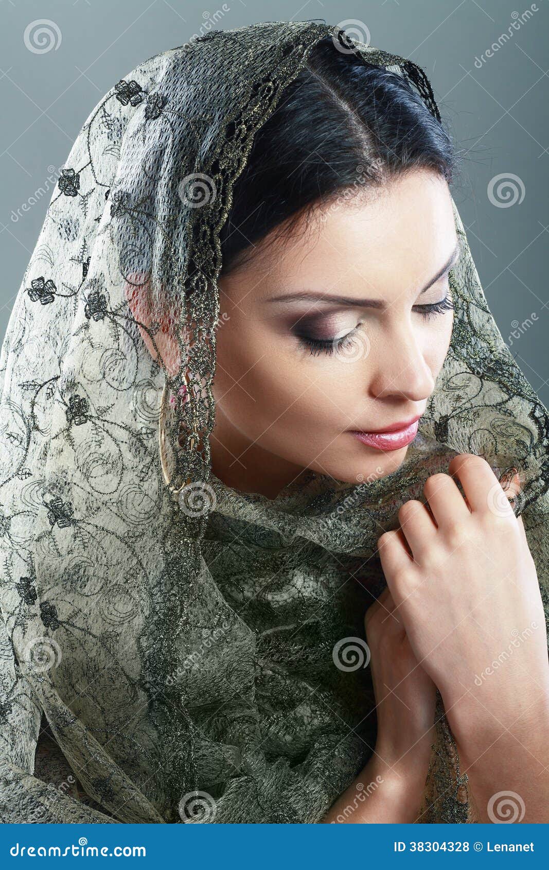 Cara indiana da beleza foto de stock. Imagem de escuro - 38304328