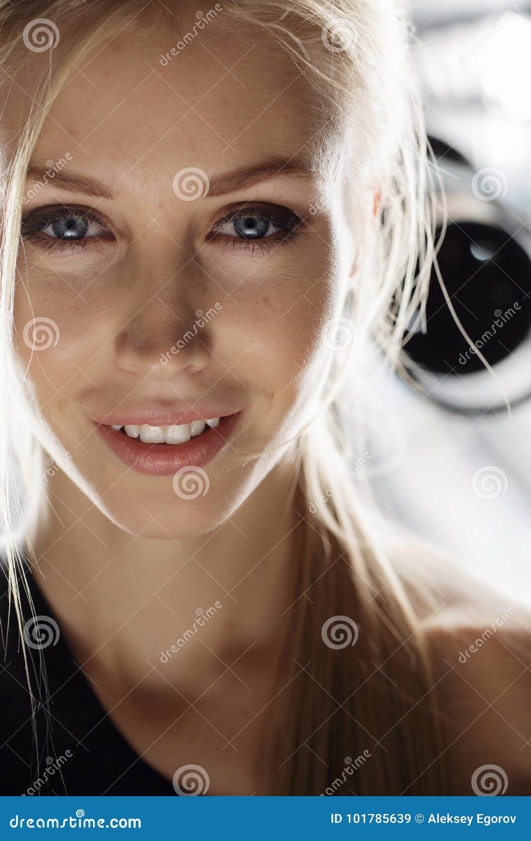 Cara modelo da beleza imagem de stock. Imagem de fêmea - 101785639