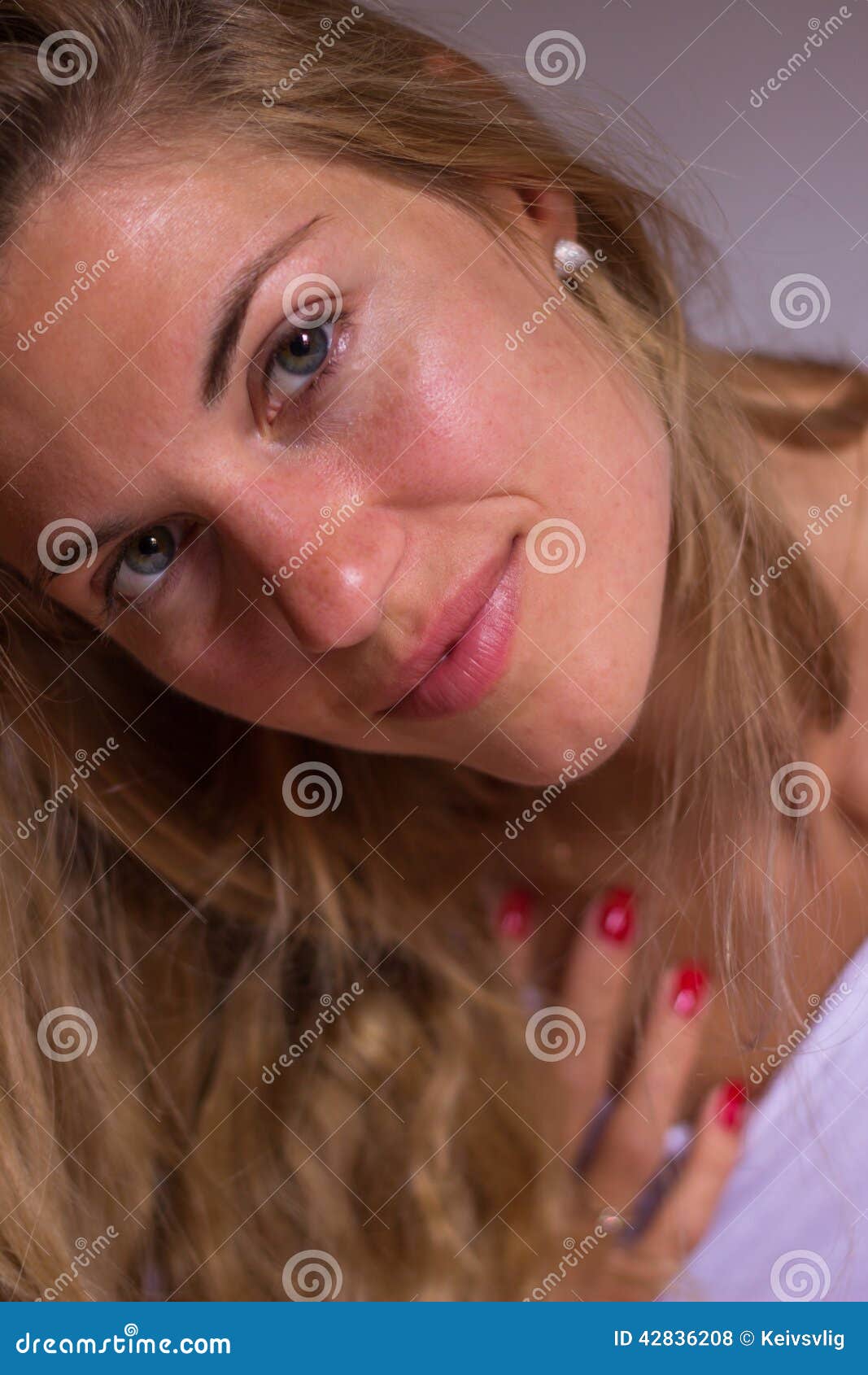 Cara relajada de la mujer foto de archivo. Imagen de retrato - 42836208