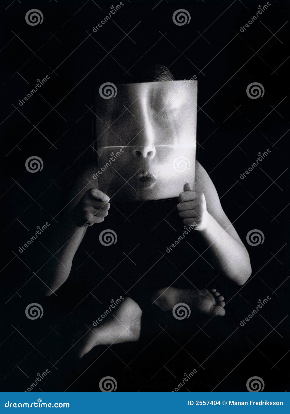 Cara torcida de Childs foto de archivo. Imagen de cierre - 2557404