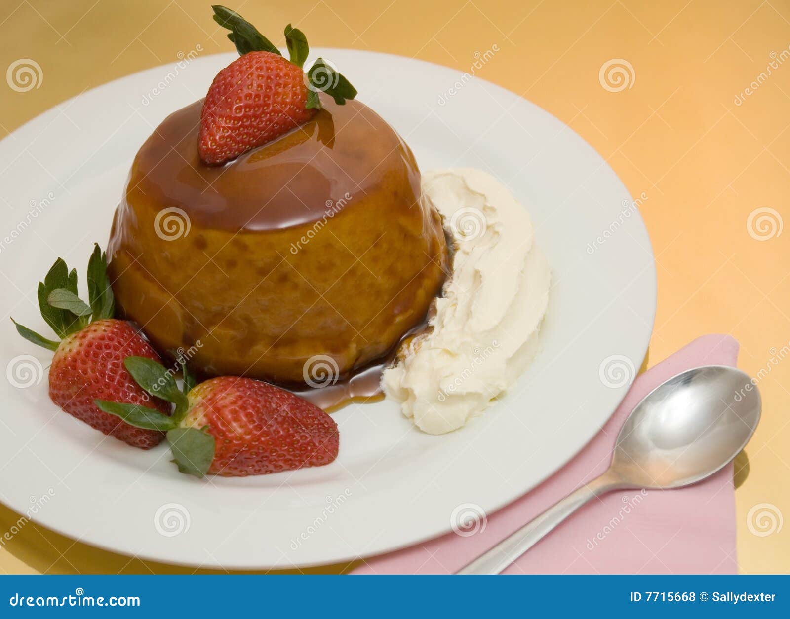 Caramel sponge pudding stock photo. Image of align, cake - 7715668