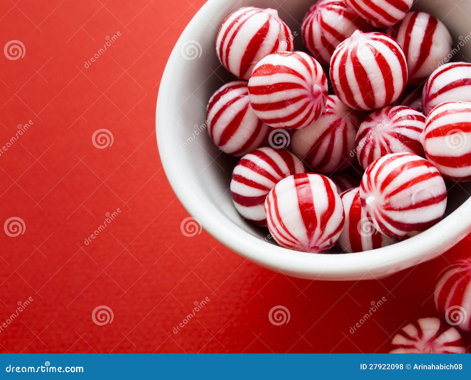 Caramelle Di Menta Piperita Fotografia Stock - Immagine di confezione ...