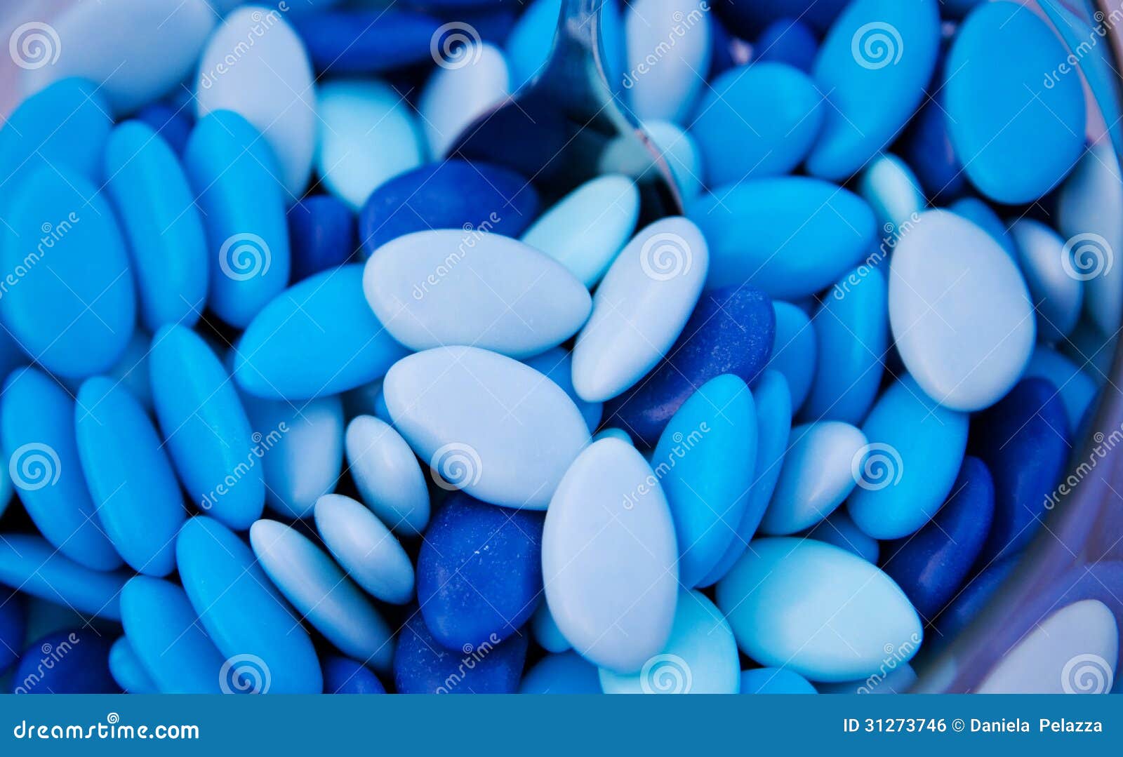 Caramelos azules. foto de archivo. Imagen de alimento - 31273746