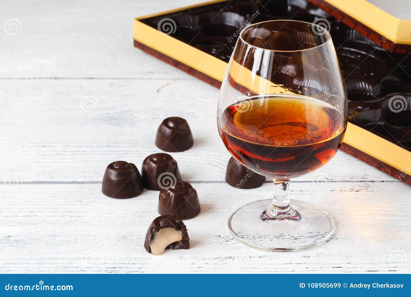 Caramelos De Chocolate Con Brandy Imagen de archivo - Imagen de ...