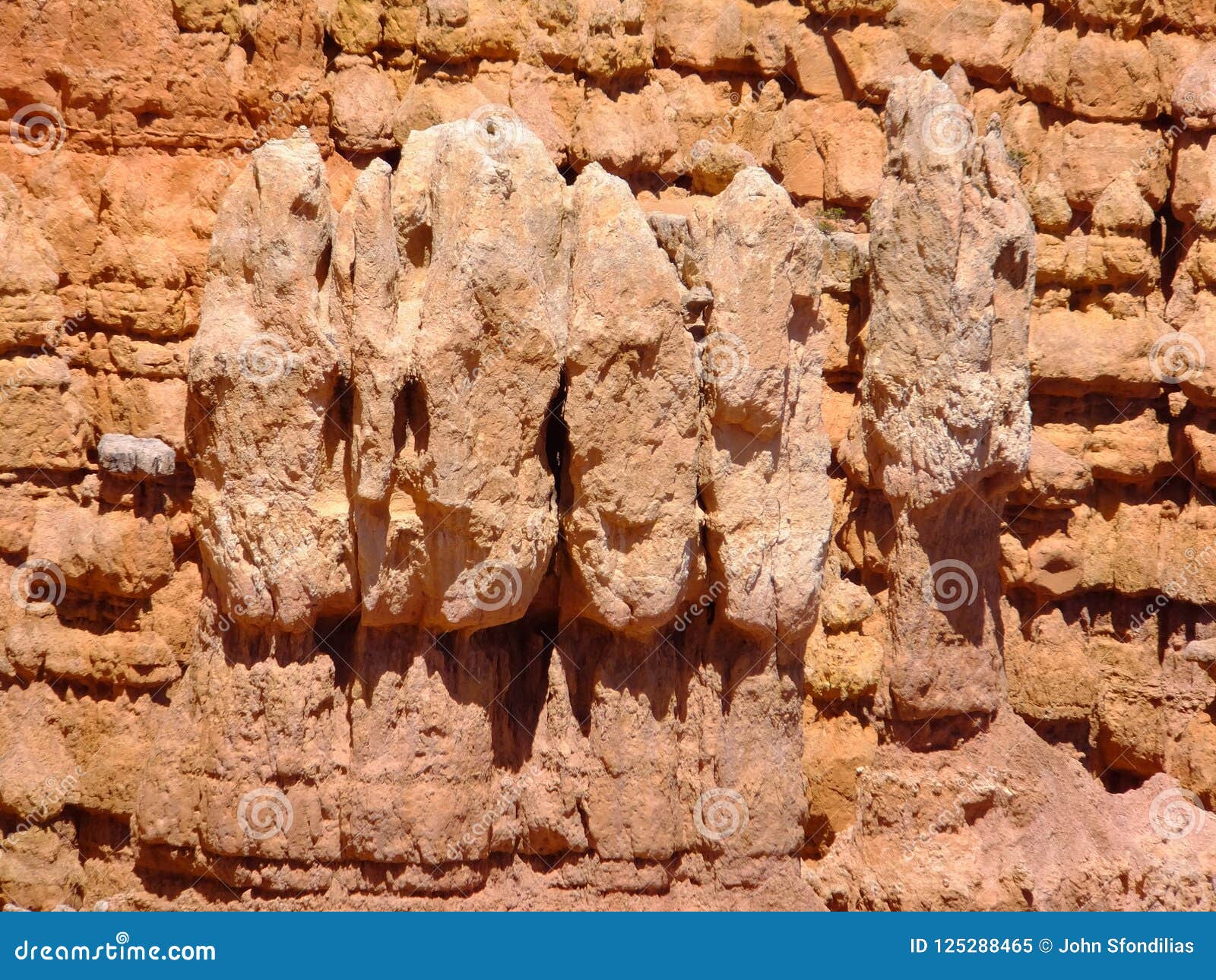 Caras da rocha imagem de stock. Imagem de geologia, garganta - 125288465