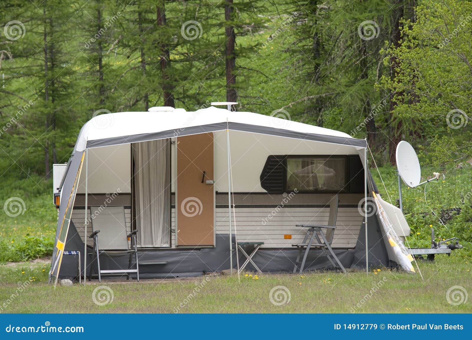 Caravan at camping stock image. Image of mobil, caravan - 14912779