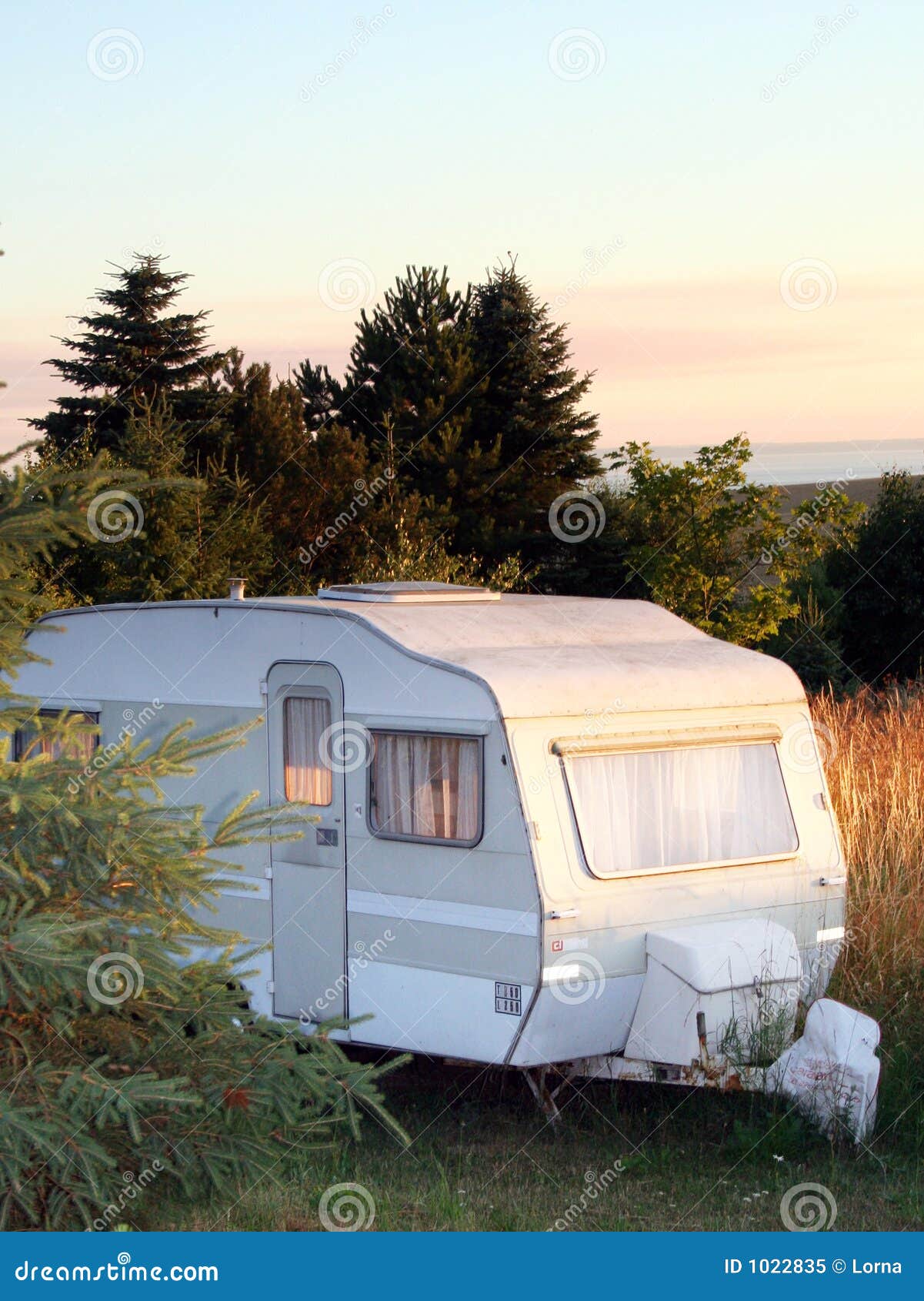 Caravan evening sunset stock image. Image of camping, caravan - 1022835