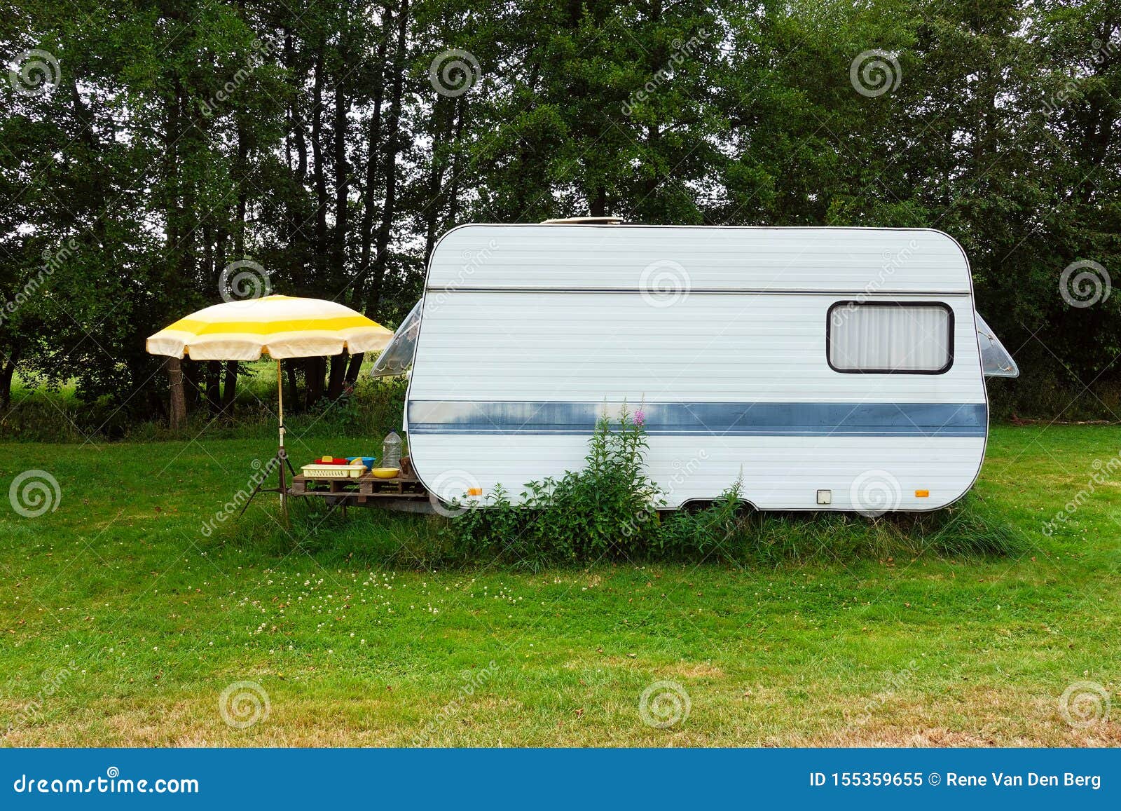 Old Fashioned Caravan Royalty-Free Stock Image | CartoonDealer.com ...