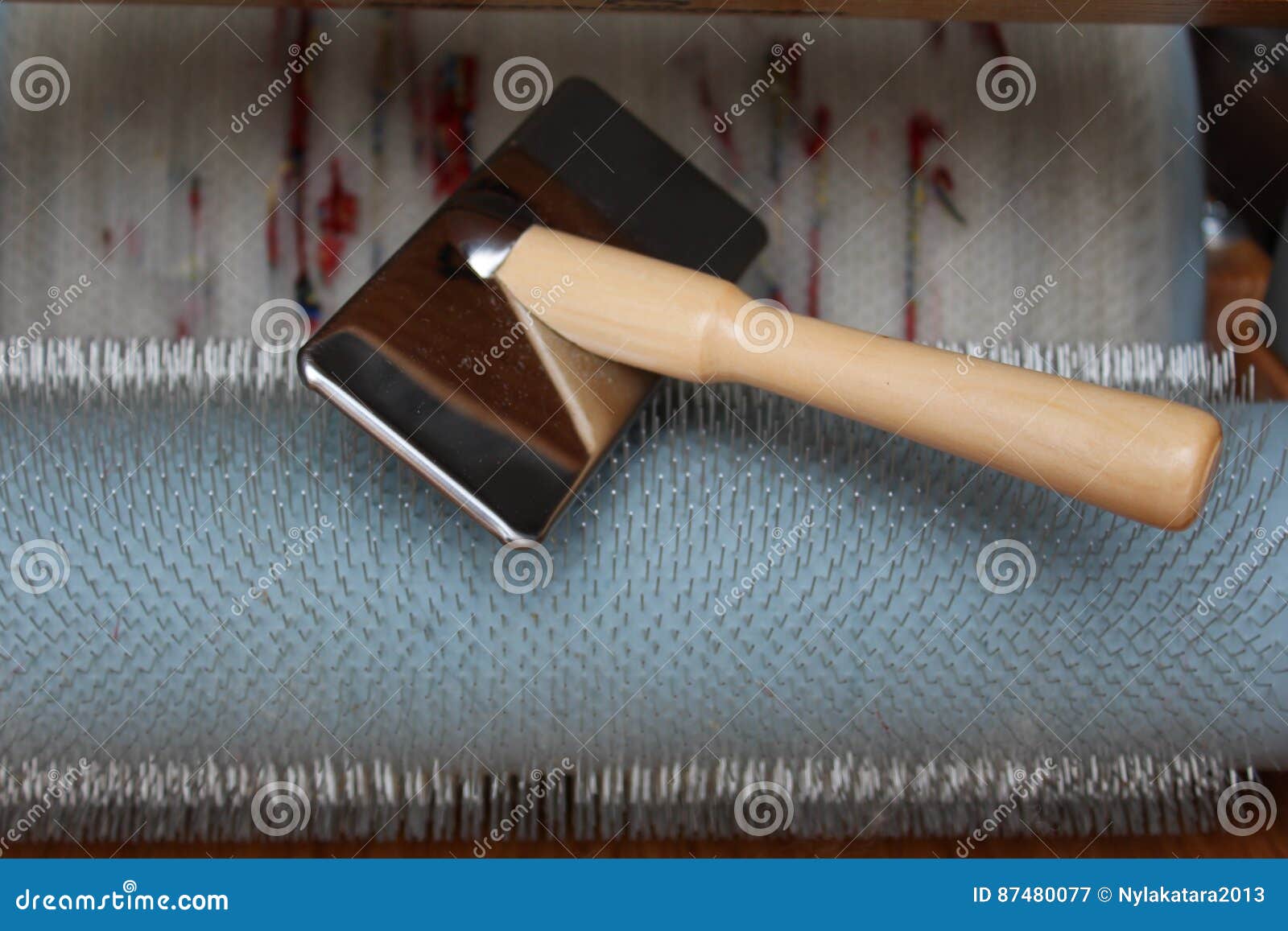 Cardado de las lanas imagen de archivo. Imagen de fibra - 87480077