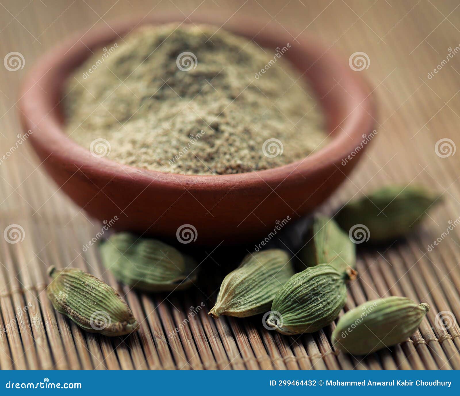 Cardamom with Ground Powder Stock Photo - Image of healthy, exotic ...