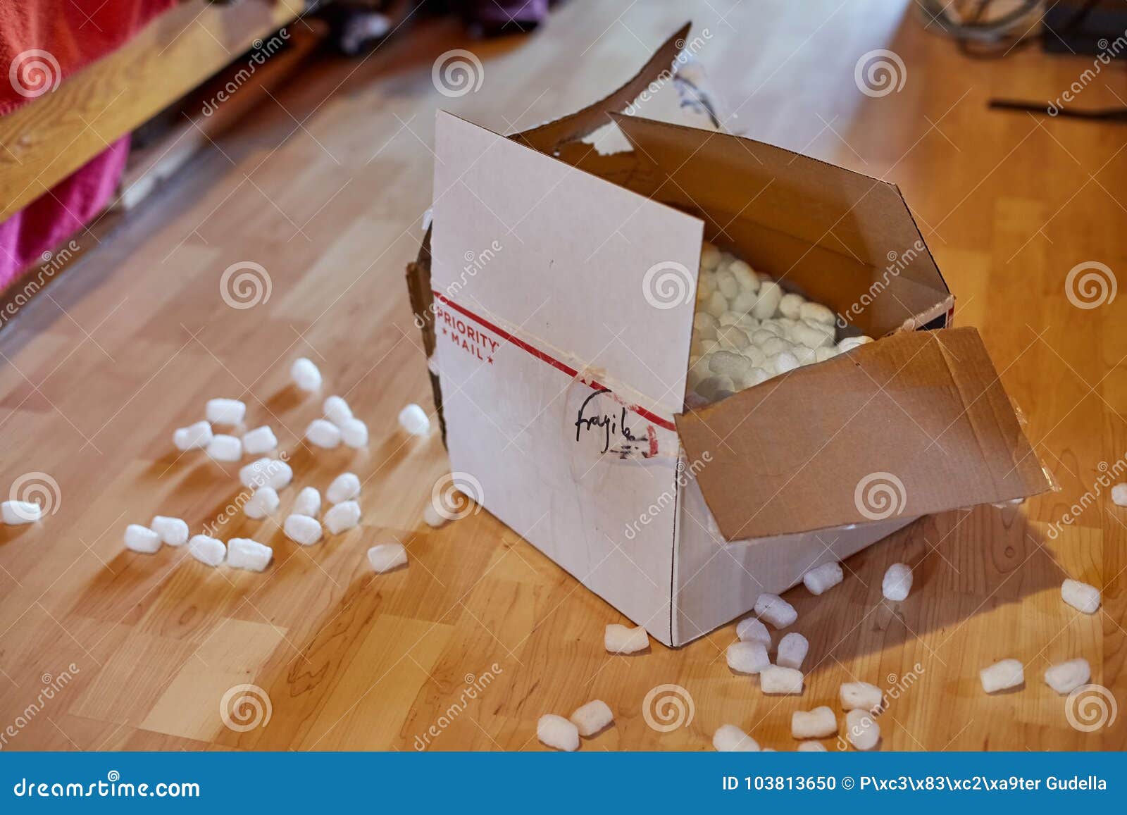 Unwrap Cardboard Box Stock Photography | CartoonDealer.com #63383000
