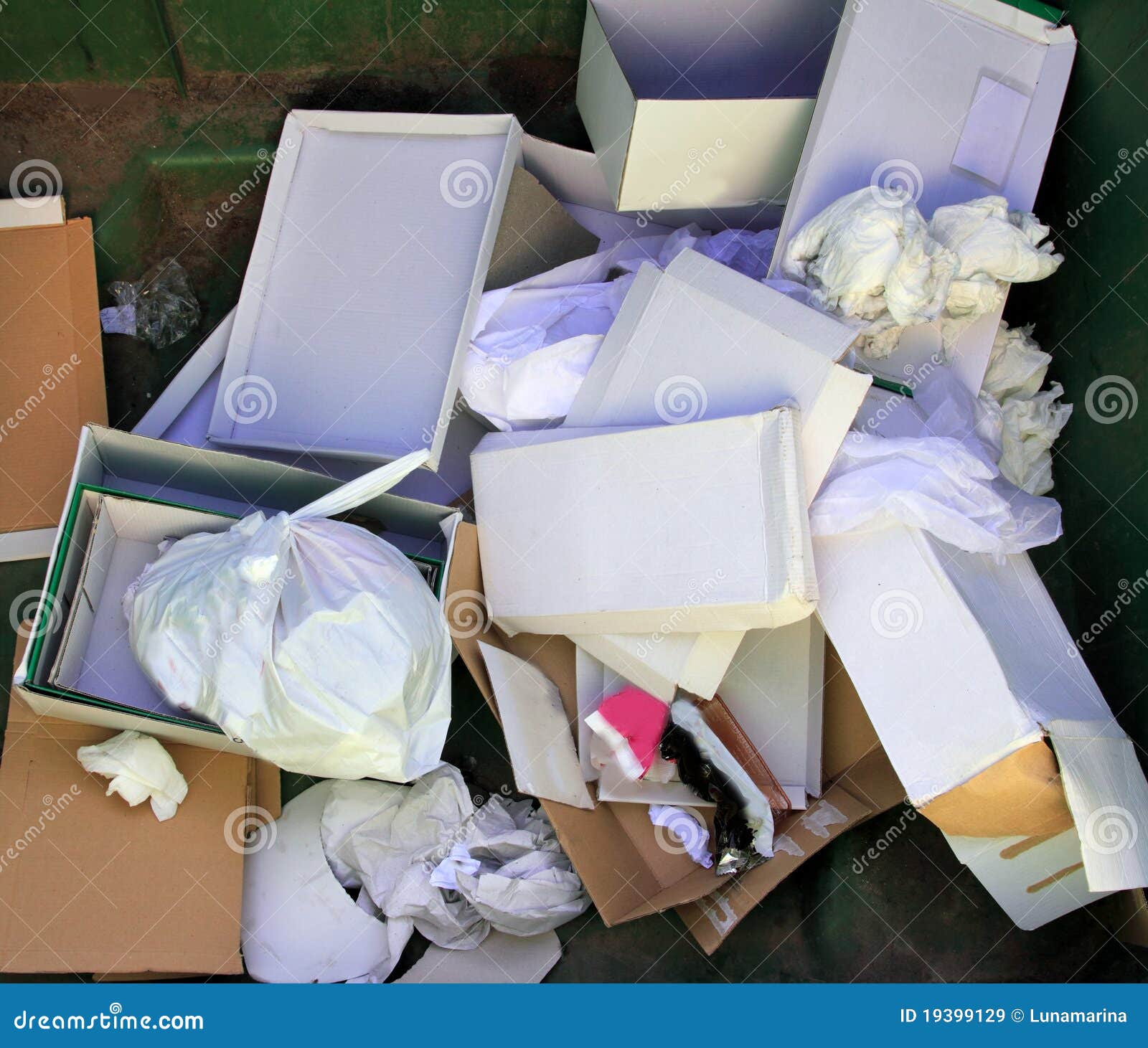 Trash Container Royalty-Free Stock Photo | CartoonDealer.com #15548325