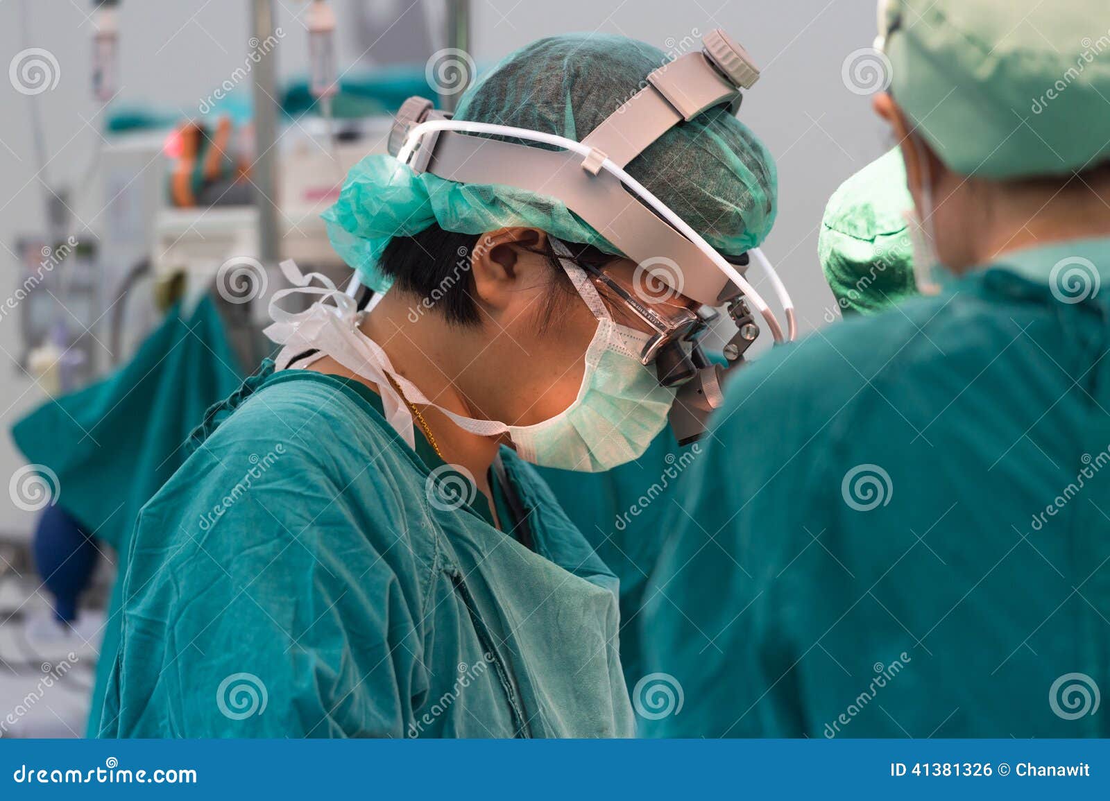 Cardiac surgeon editorial photo. Image of artey, grafting - 41381326