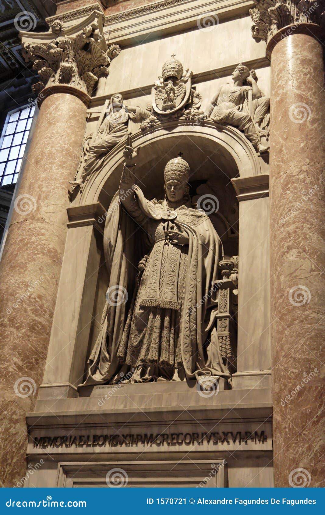 Cardinal Sculpture Saint Peter Basilica - Vatican Editorial Photo ...