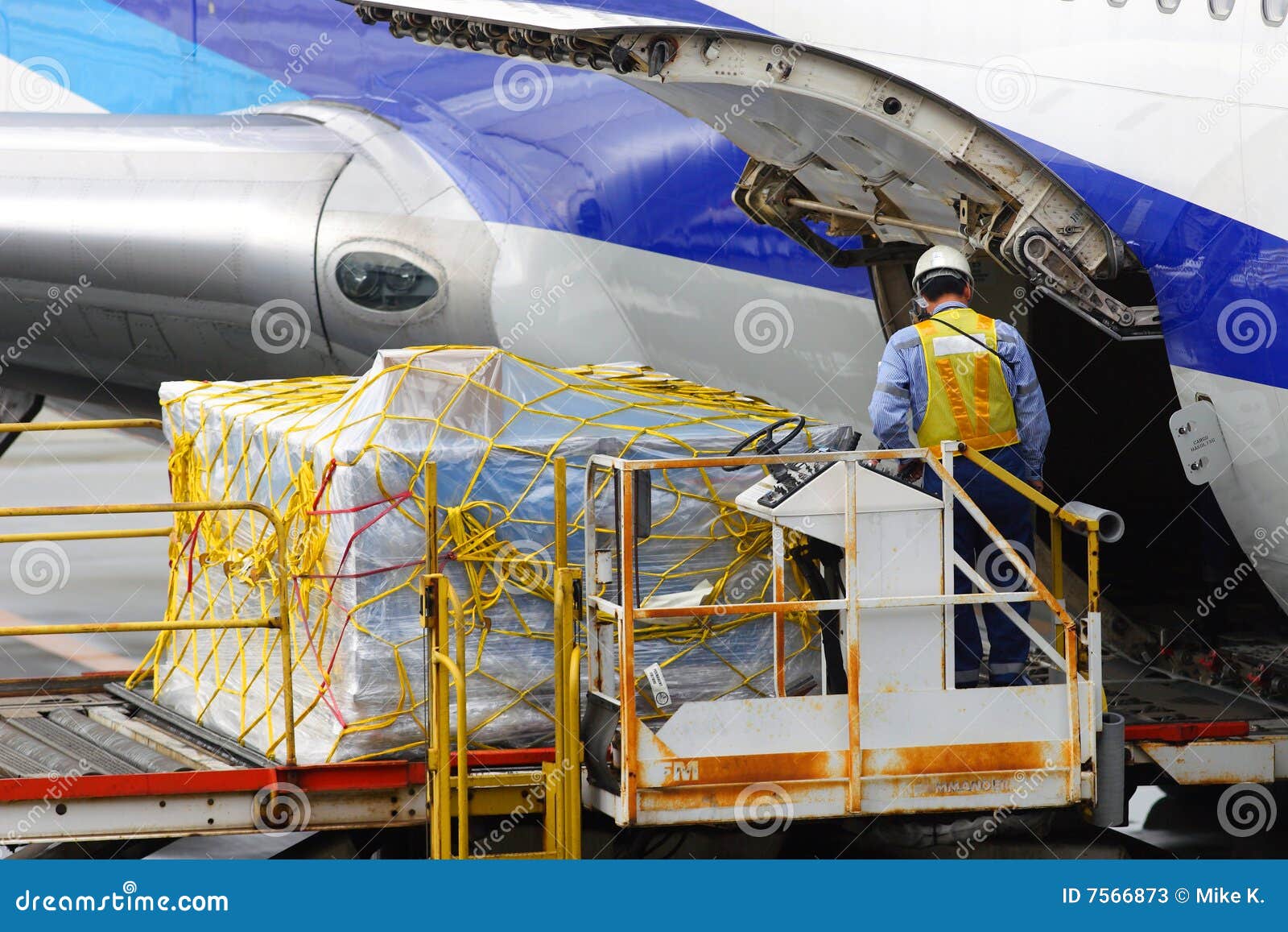 Cargaison de charge image stock. Image du finale, international - 7566873