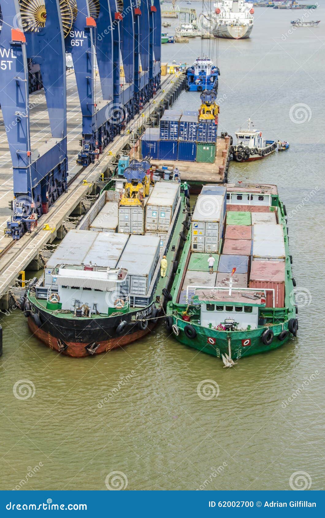 Cargo Loading on Transporter Ship Editorial Image - Image of cranes ...