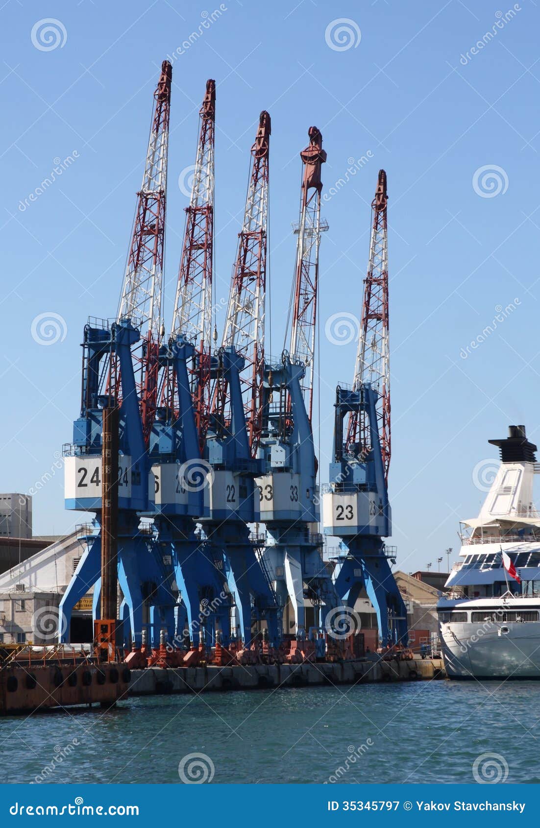 Cargo Port stock image. Image of import, refrezherator - 35345797