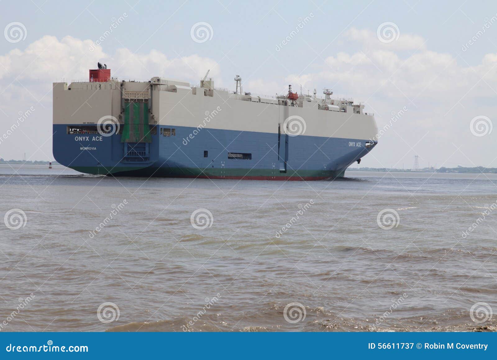 Cargo ship C&D Canal editorial photography. Image of robin - 56611737
