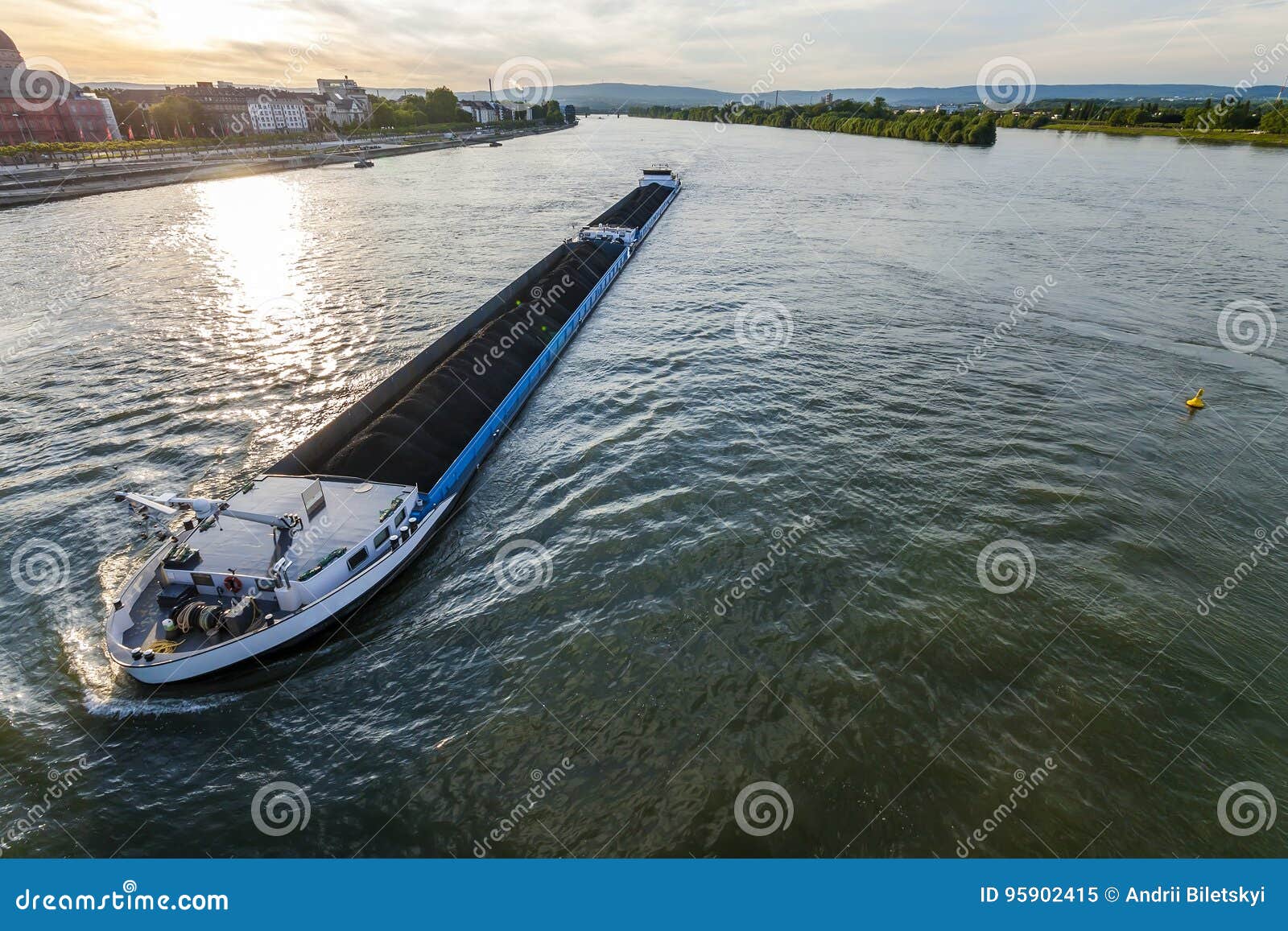Cargo Ship with Coal Bulk Load on the River Rhine in Mainz, Germ Stock ...