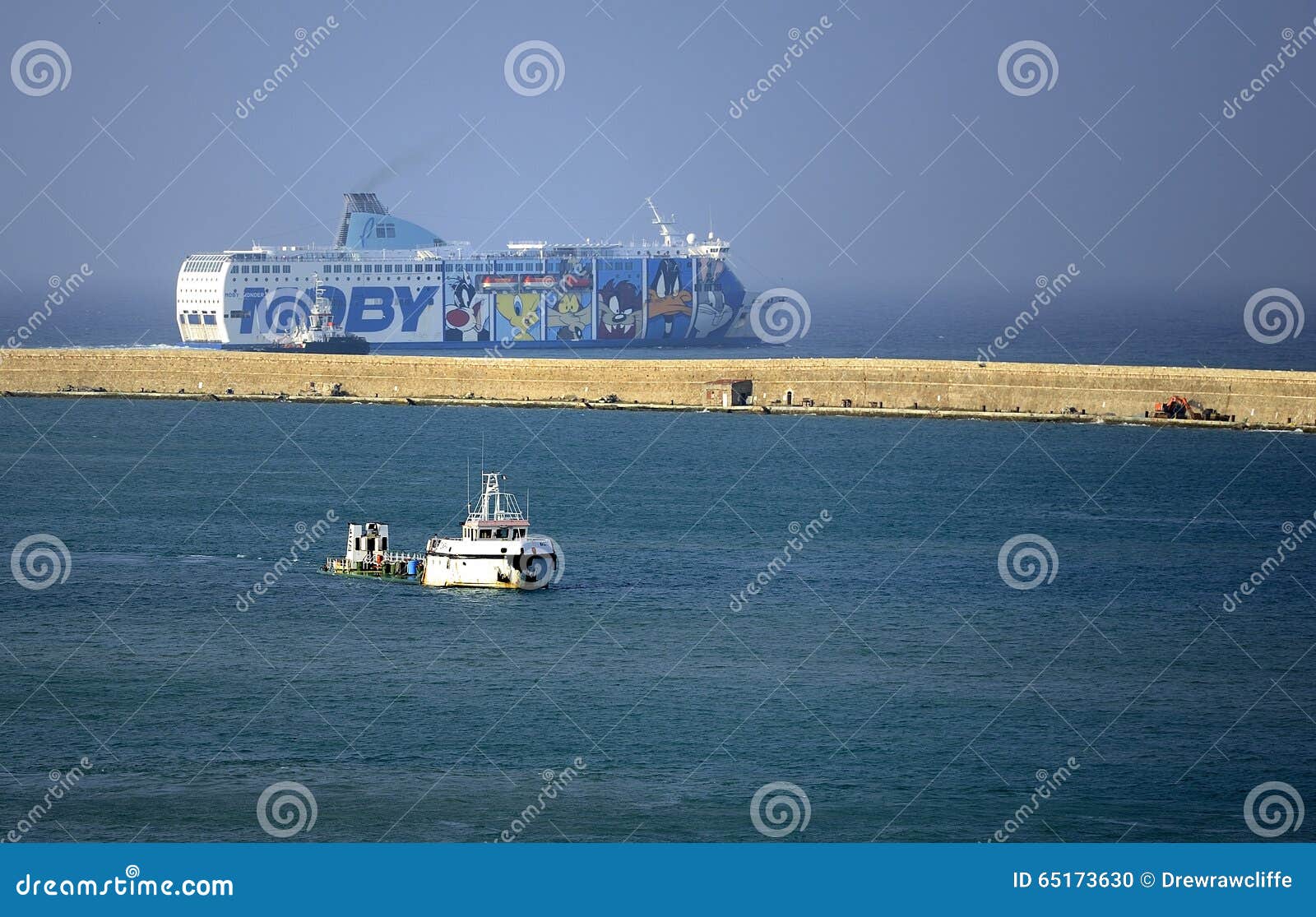 Cargo Ship Coming into Port Editorial Image - Image of ocean, sinking ...