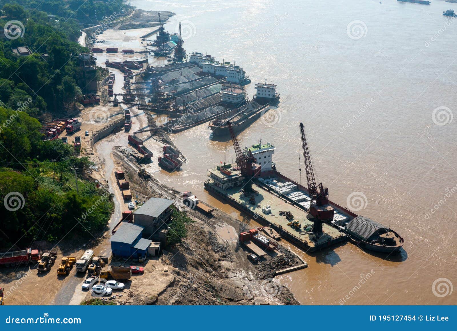 Cargo Ship Unloading on Yangtze River Under Blue Sky Editorial Stock ...
