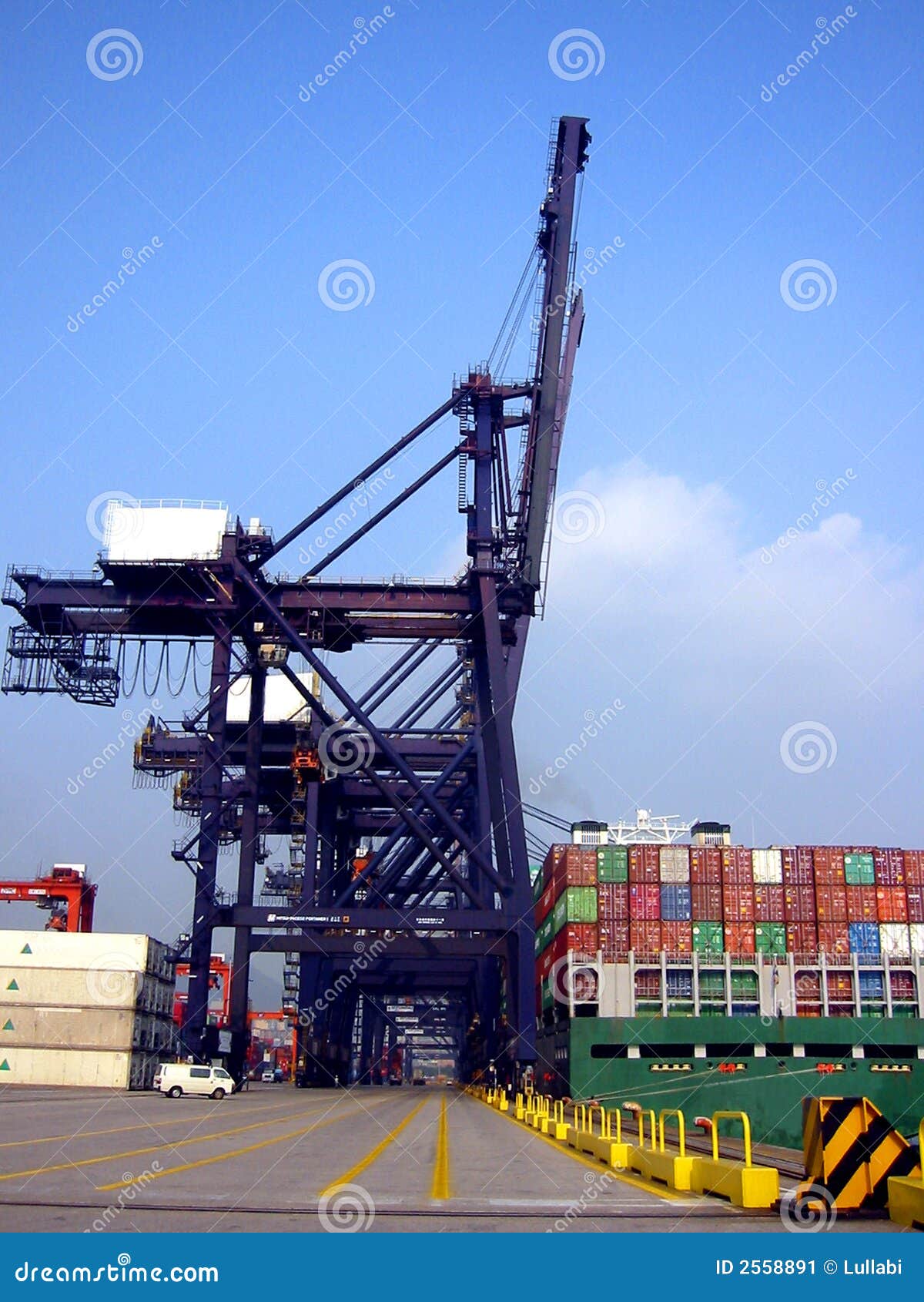Cargo Terminal For Unloading Steel Plates From Bulk Carrier By Ships ...