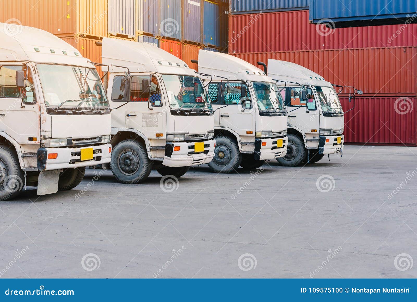 Cargo Truck with Container Box for Export Import Shipping at Yard Stock ...