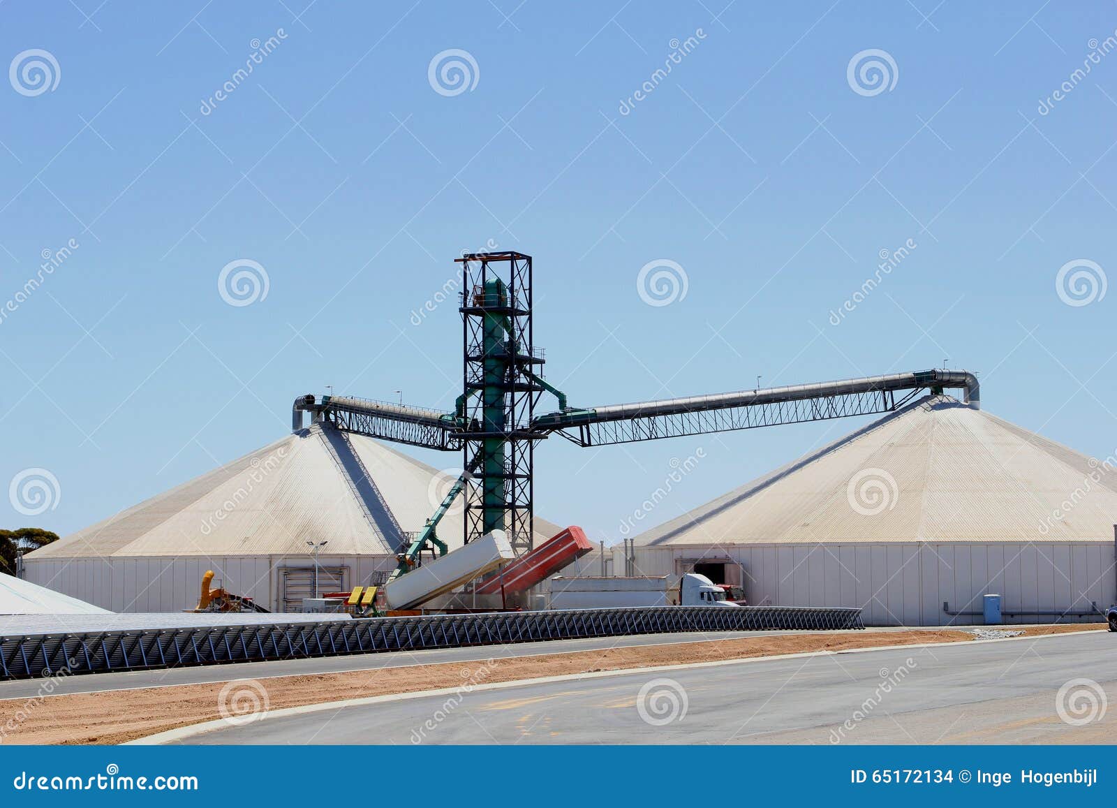 Cargo Trailers Delivering Grain Silo, Australia Stock Photo - Image of ...