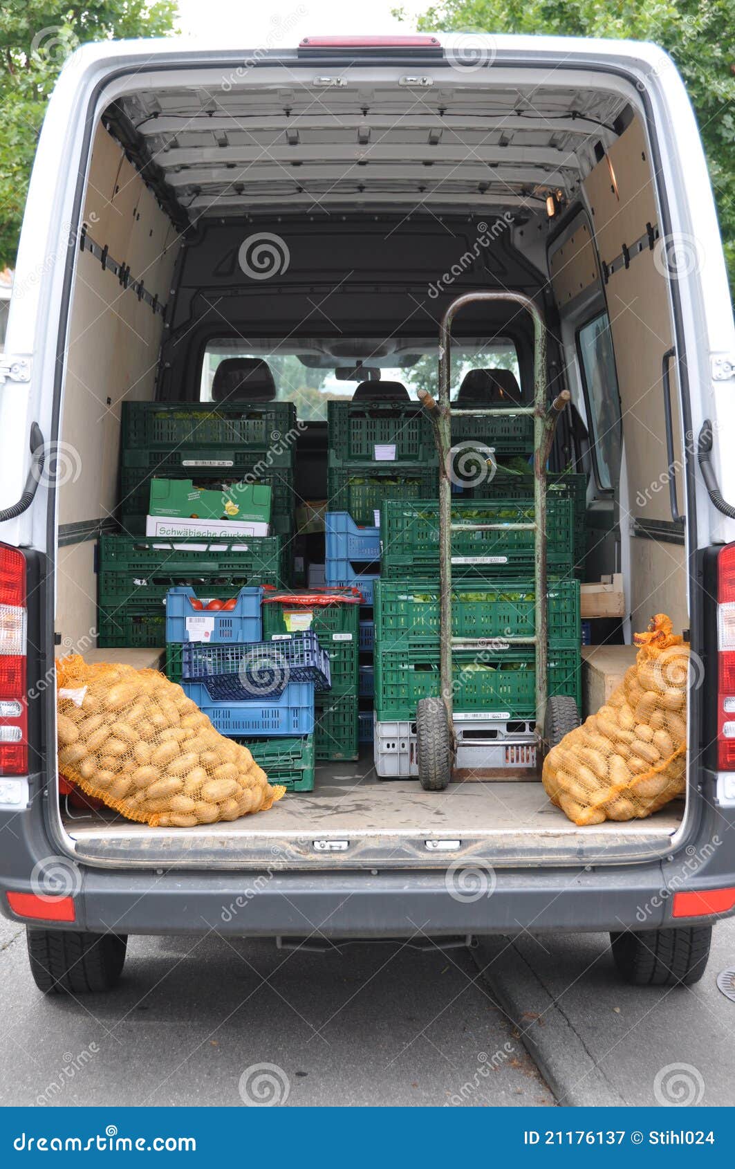 Cargo Van Loaded with Fruits and Vegetable Stock Image - Image of carry ...