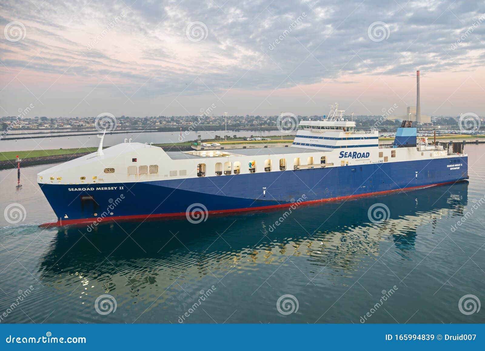 Cargo vessel editorial stock image. Image of berth, dawn - 165994839
