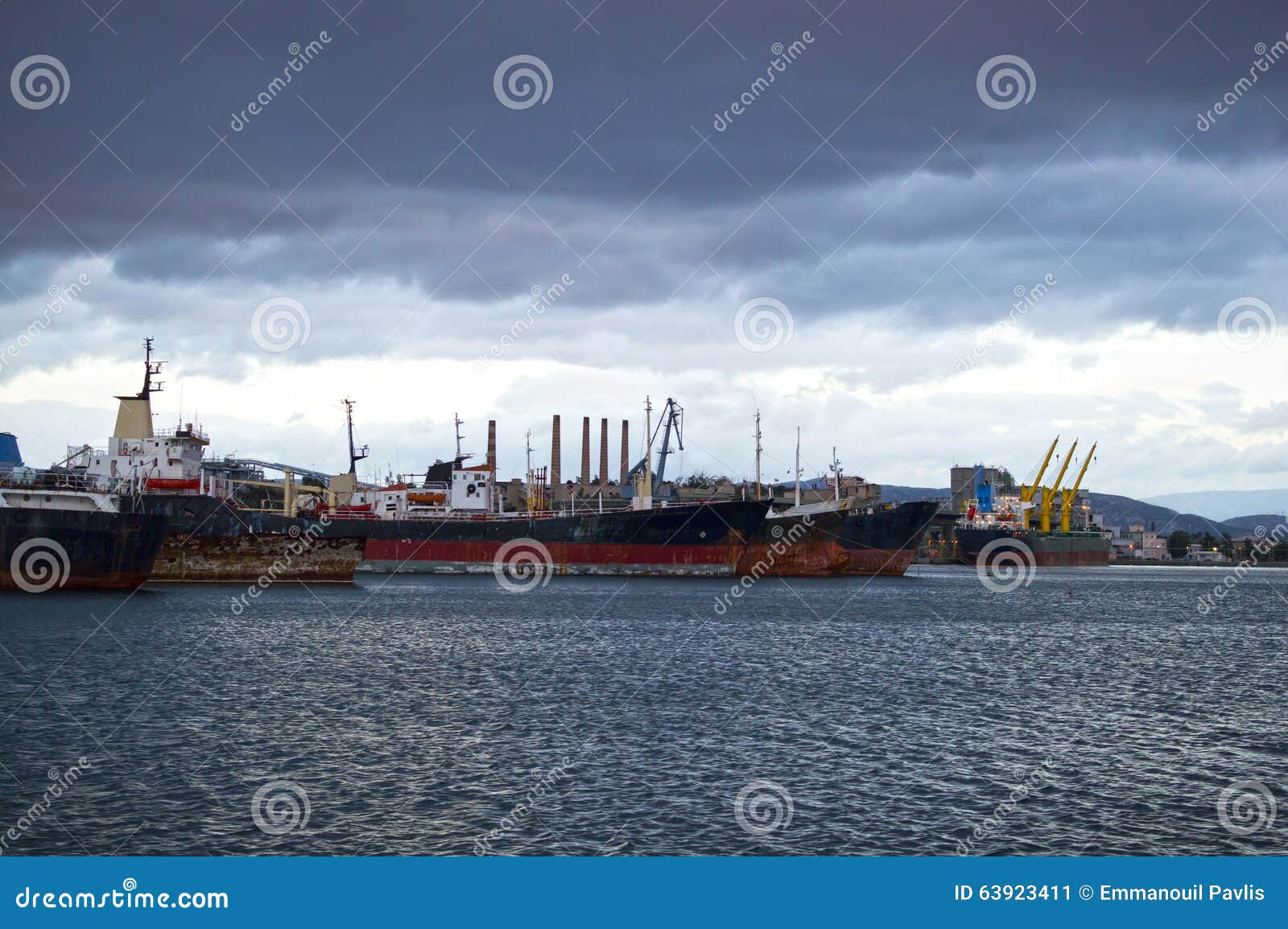 Cargo vessels for scrap stock image. Image of black, liner - 63923411