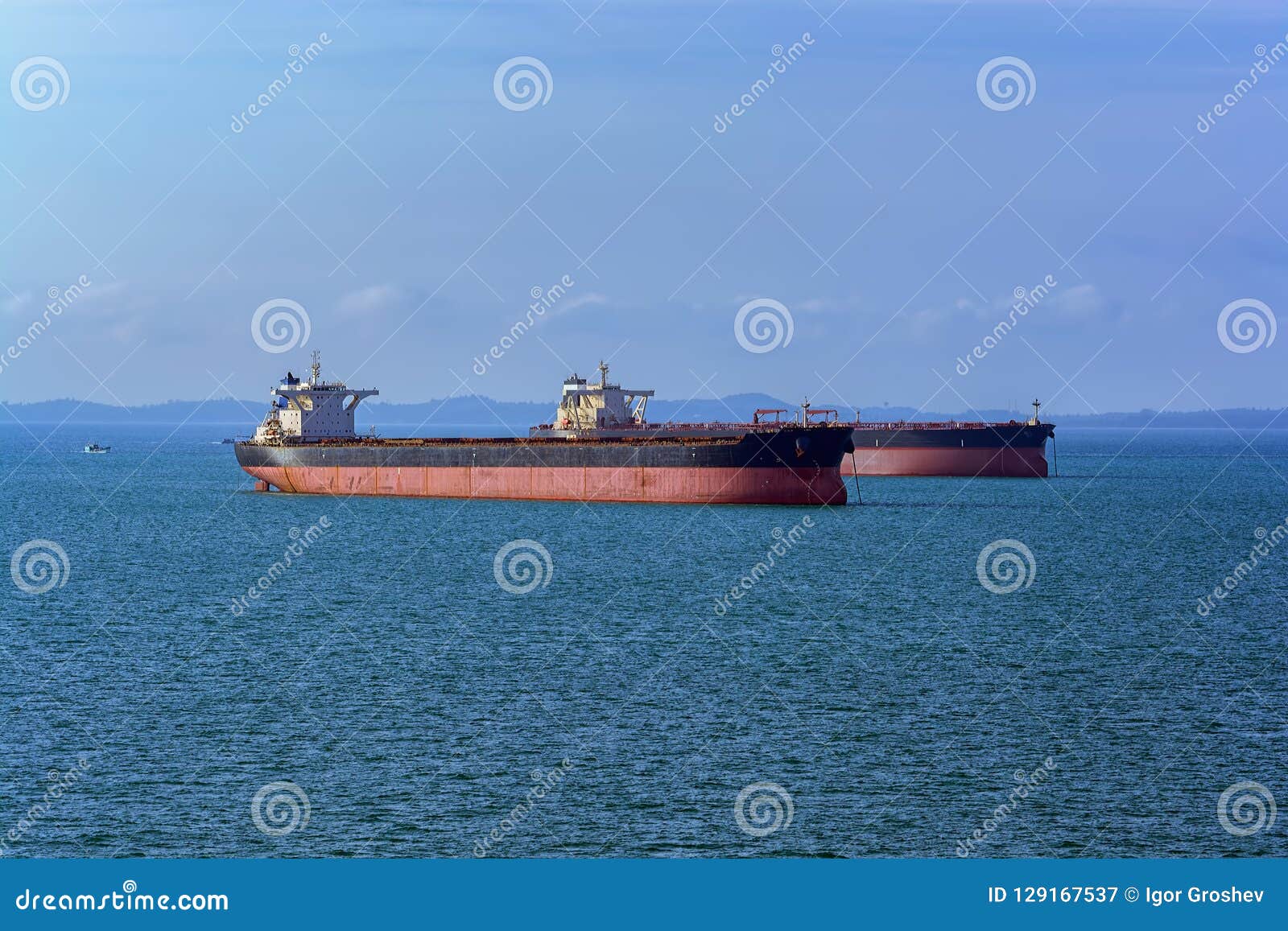 Cargo Vessels in Singapore Outer Anchorage. Stock Image - Image of ...