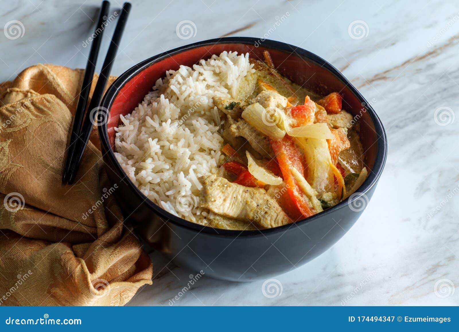 Caril De Frango Amarelo Thai Imagem de Stock - Imagem de pimenta ...