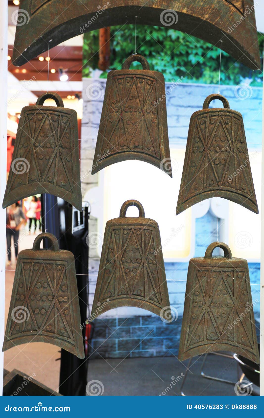 Carillon En Bronze Chinois Antique Image stock - Image du cloche ...