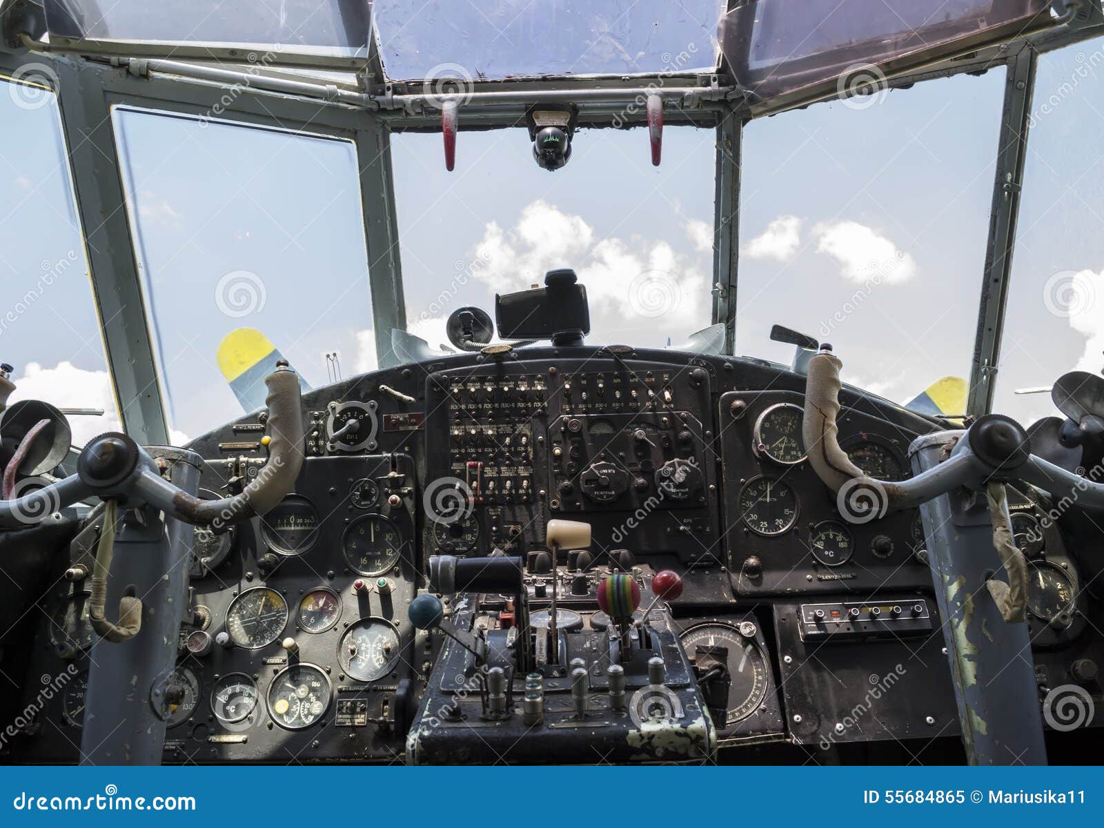 Carlinga Del Aeroplano Del Vintage Imagen de archivo - Imagen de ...