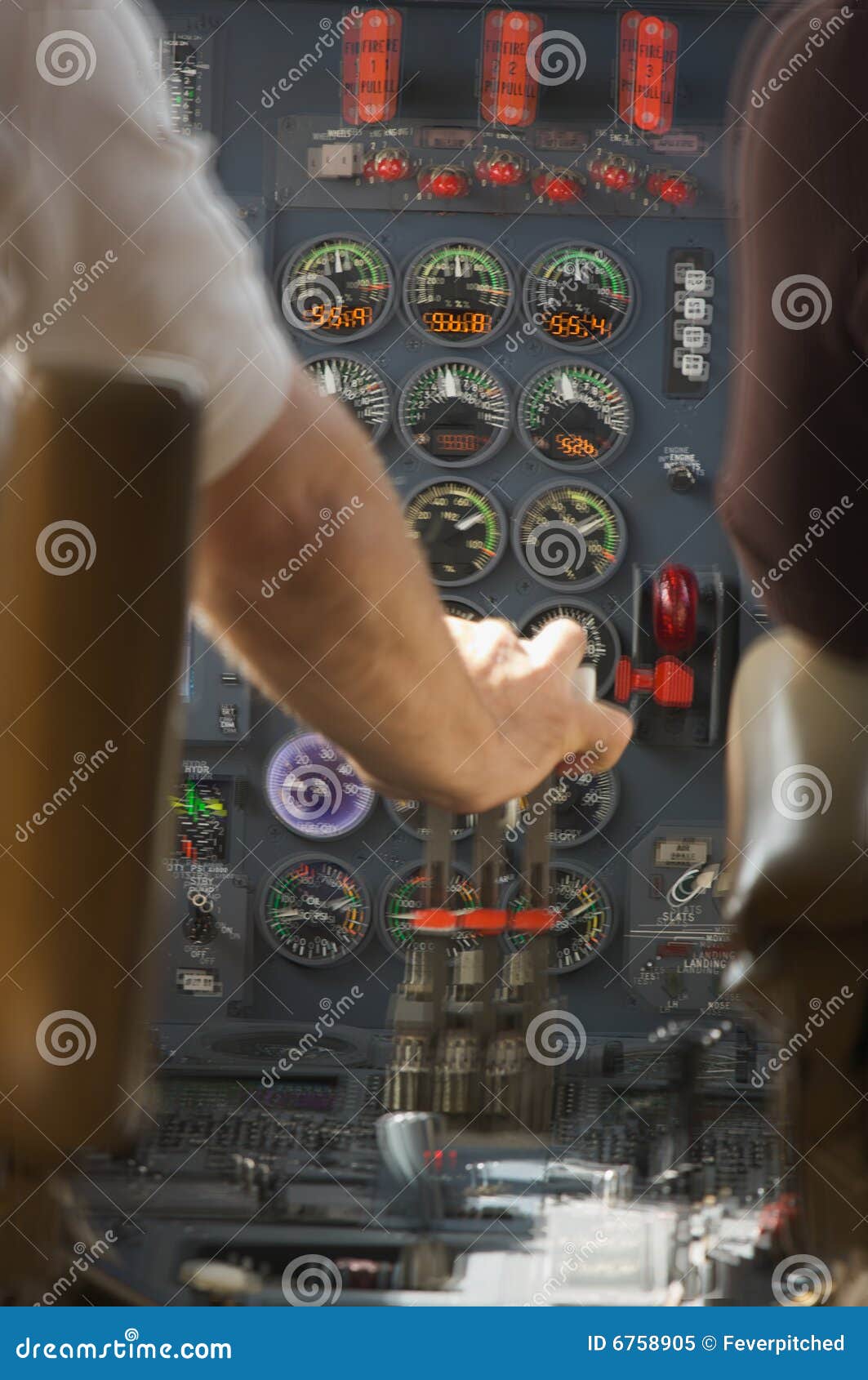 Carlinga Del Jet - Movimiento Agregado Imagen de archivo - Imagen de ...