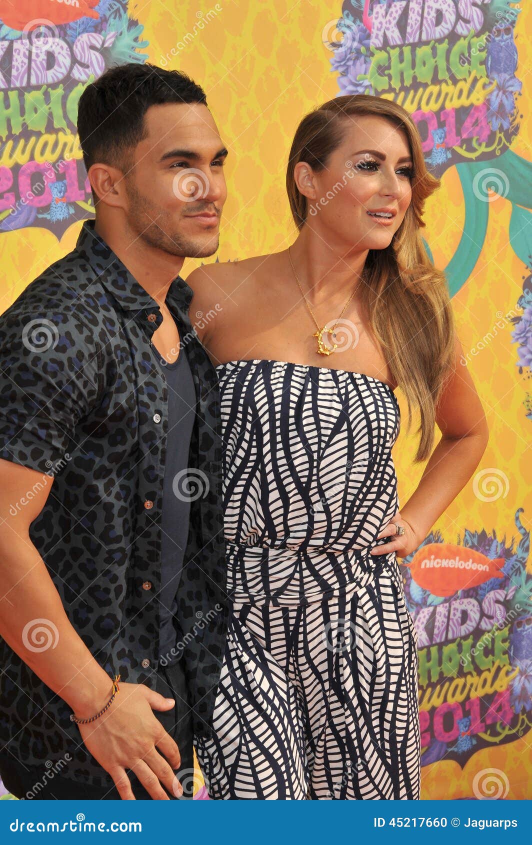 Carlos Pena Jr & Alexa PenaVega Immagine Editoriale - Immagine di basso ...