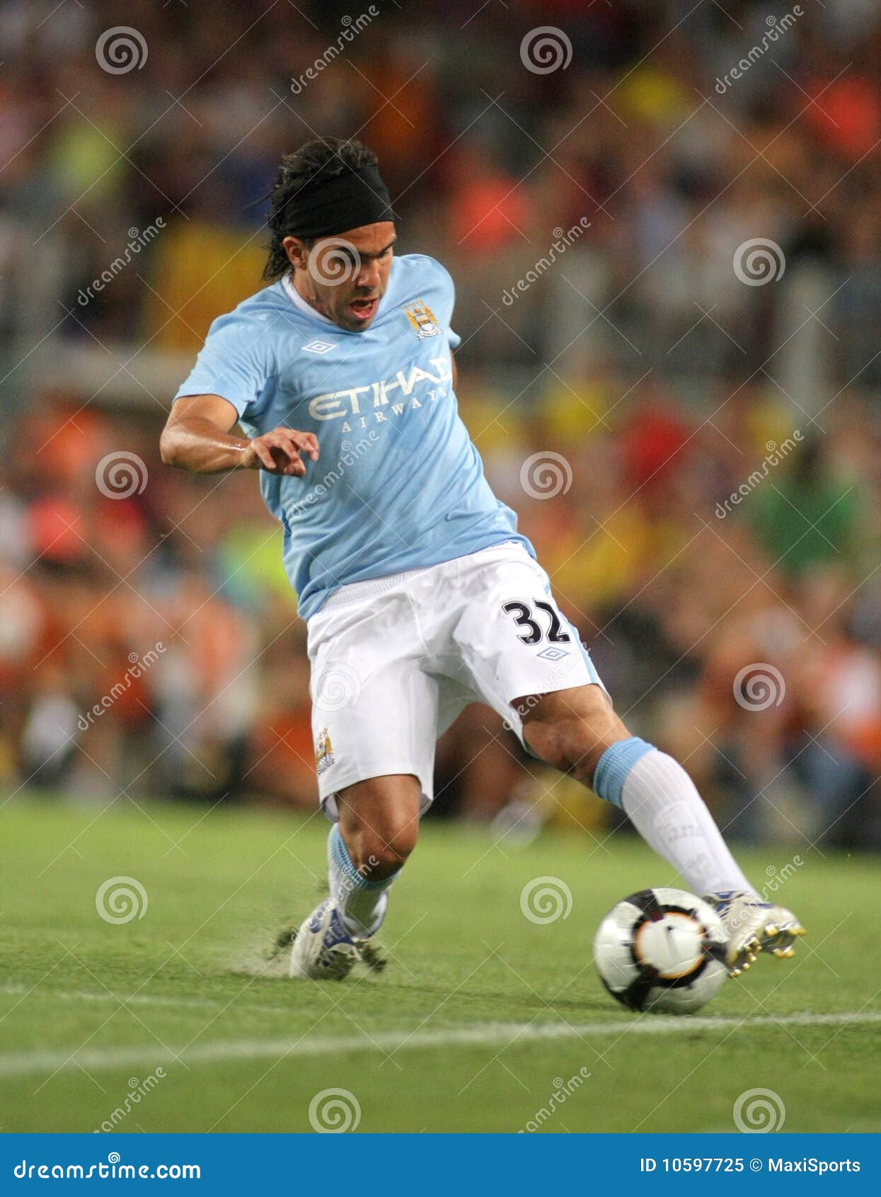 Carlos Tevez editorial image. Image of striker, league - 10597725