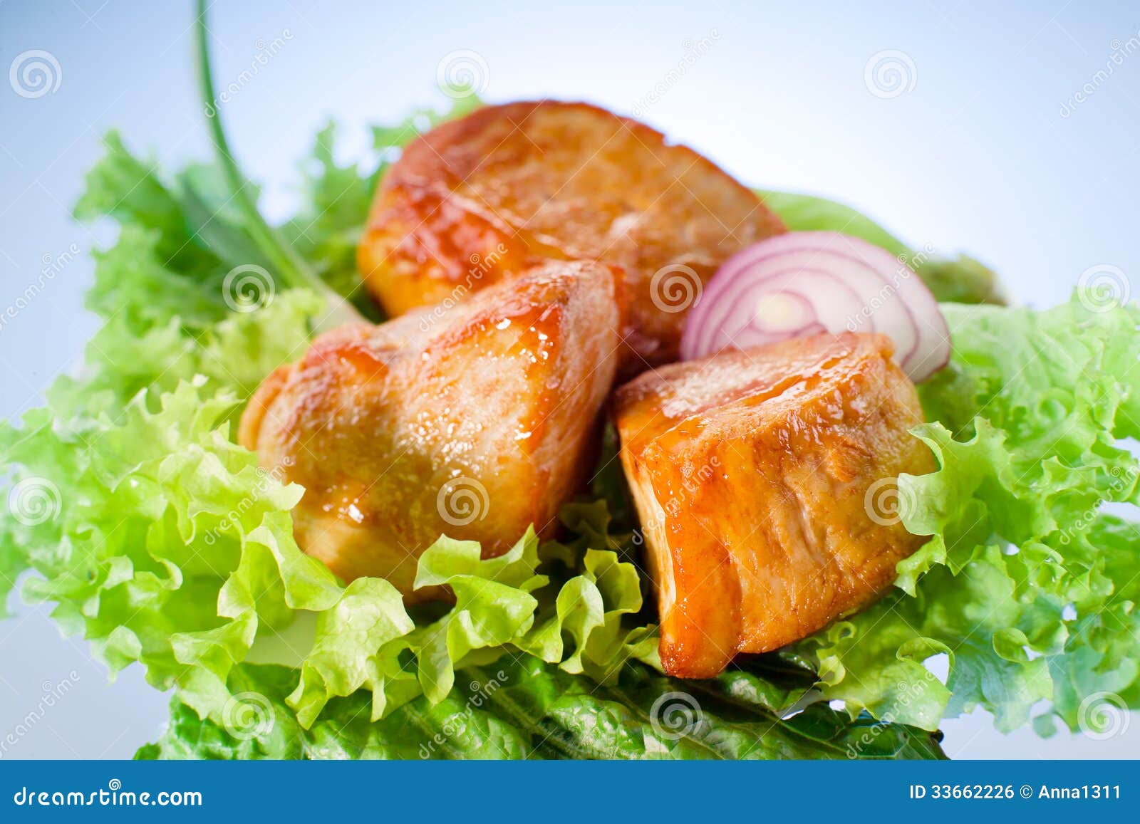 Carne Asada En Las Hojas De La Lechuga Foto de archivo - Imagen de ...