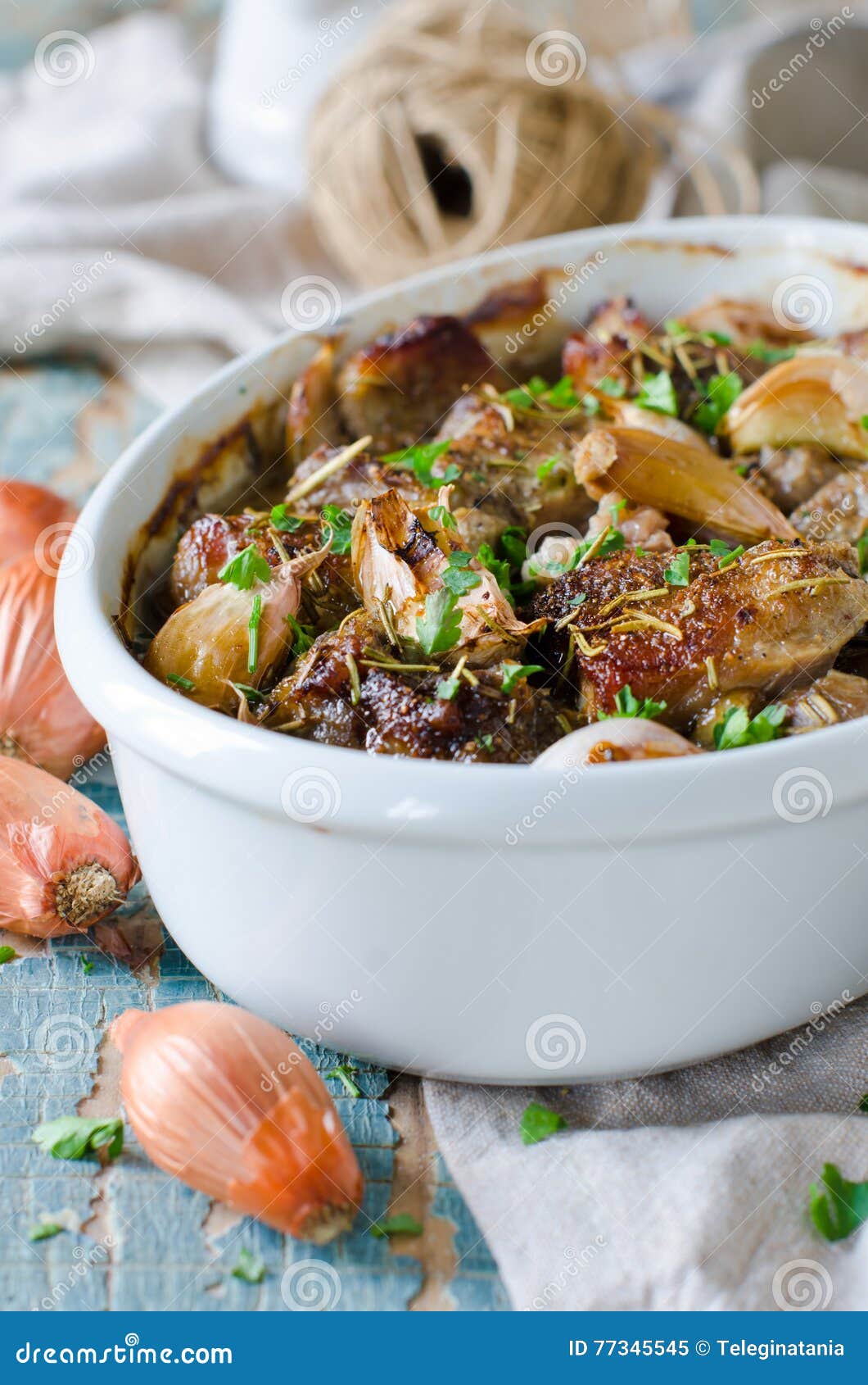 Carne Cozida Com Alho E Especiarias Imagem de Stock - Imagem de pimenta ...