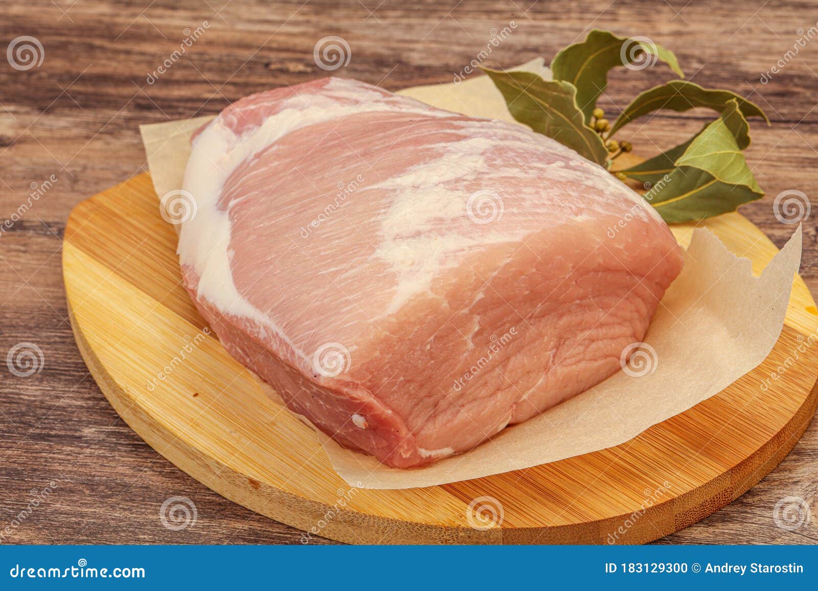 Carne De Cerdo Cruda Para Cocinar Foto de archivo - Imagen de aislado ...